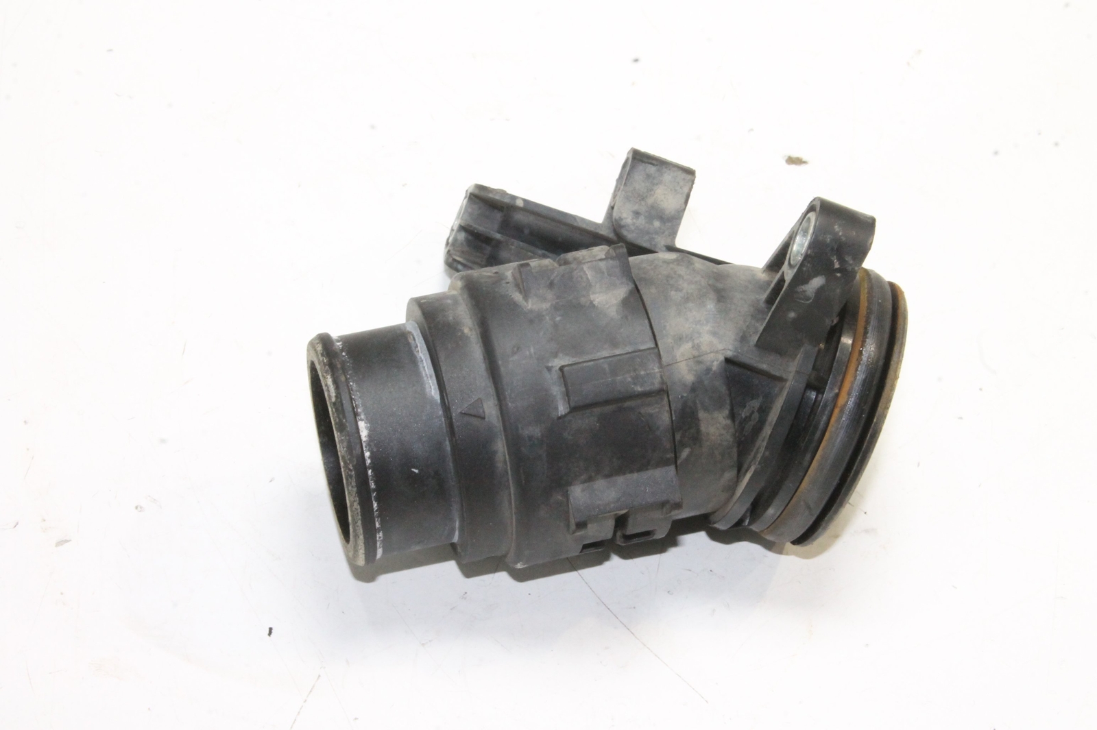 LAND ROVER DISCOVERY IV L319 3.0 SDV6 Cooling system flange 9X2Q-8A544 ...