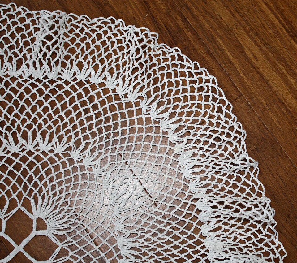 VTG Crochet Doily / Centerpiece White Wavy Edge ~ 27" Diameter ESTATE ...