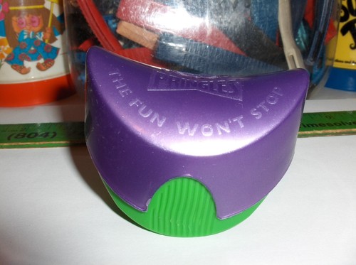 Vintage PURPLE ON GREEN Pringles Chip-On The Go Snack Travel Container ...