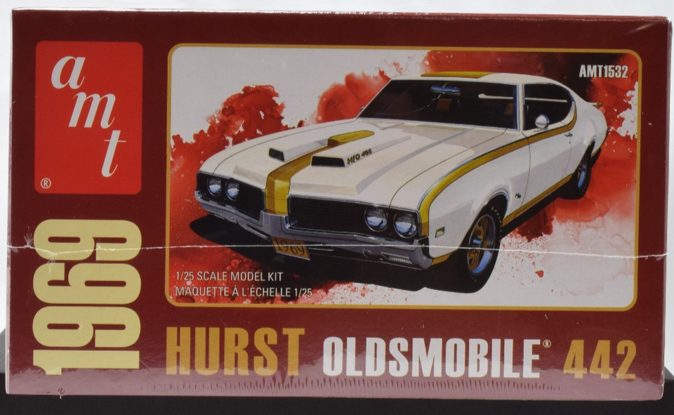 AMT 1969 Hurst Oldsmobile Cutlass 442 1:25 Scale Plastic Model Car Kit ...