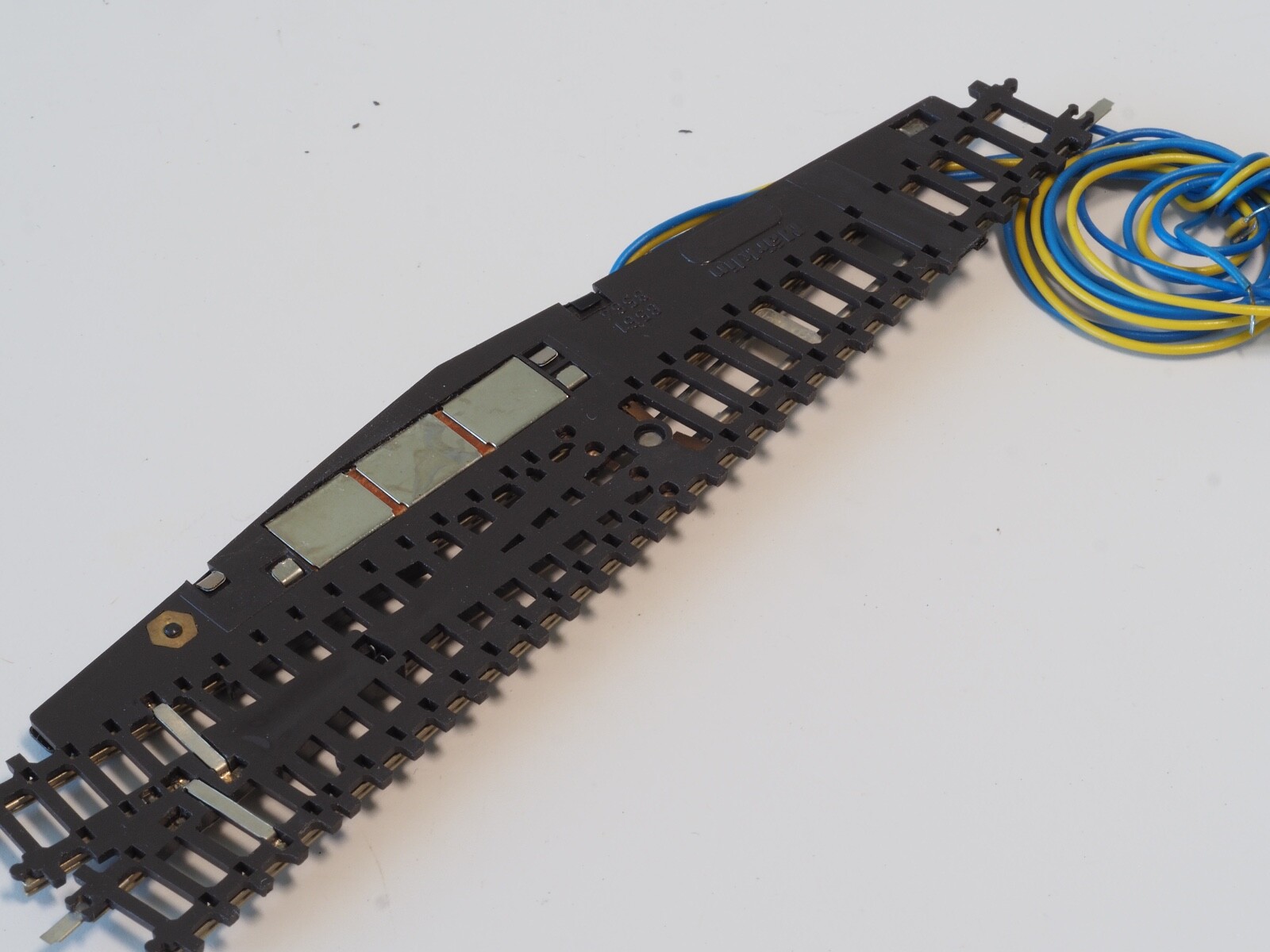 8562 Marklin Z-scale Left Electric remote turnout complete plugs 110 mm 4-3/8" | eBay