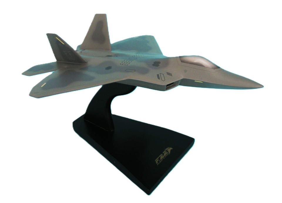 USAF Lockheed Martin Boeing F-22 Raptor Langley AFB Desk Model 1/72 XX ...