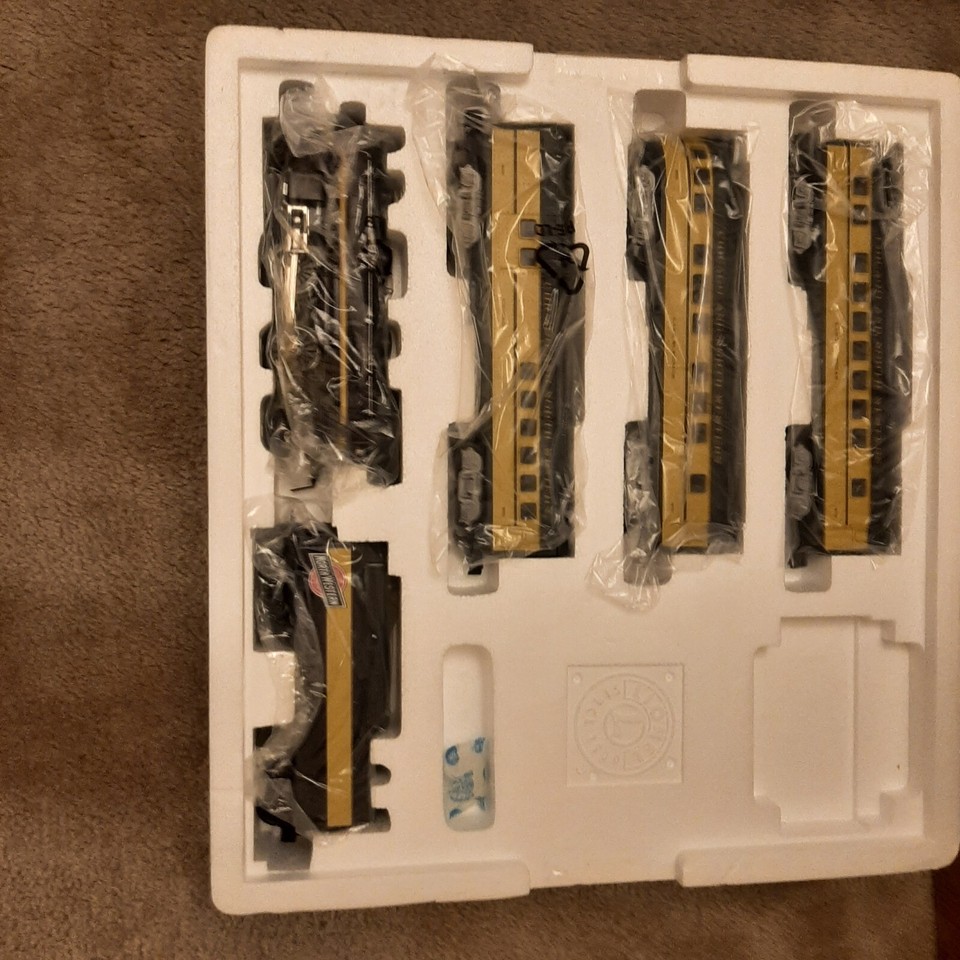 Lionel 6-30094 Chicago And Nortwestern Train Passenger Set O Gauge ...