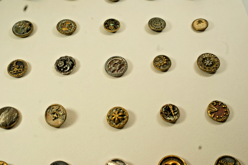 BC#4, Antique, Vintage Buttons, Metal Silver & Gold Toned, 48 Buttons ...
