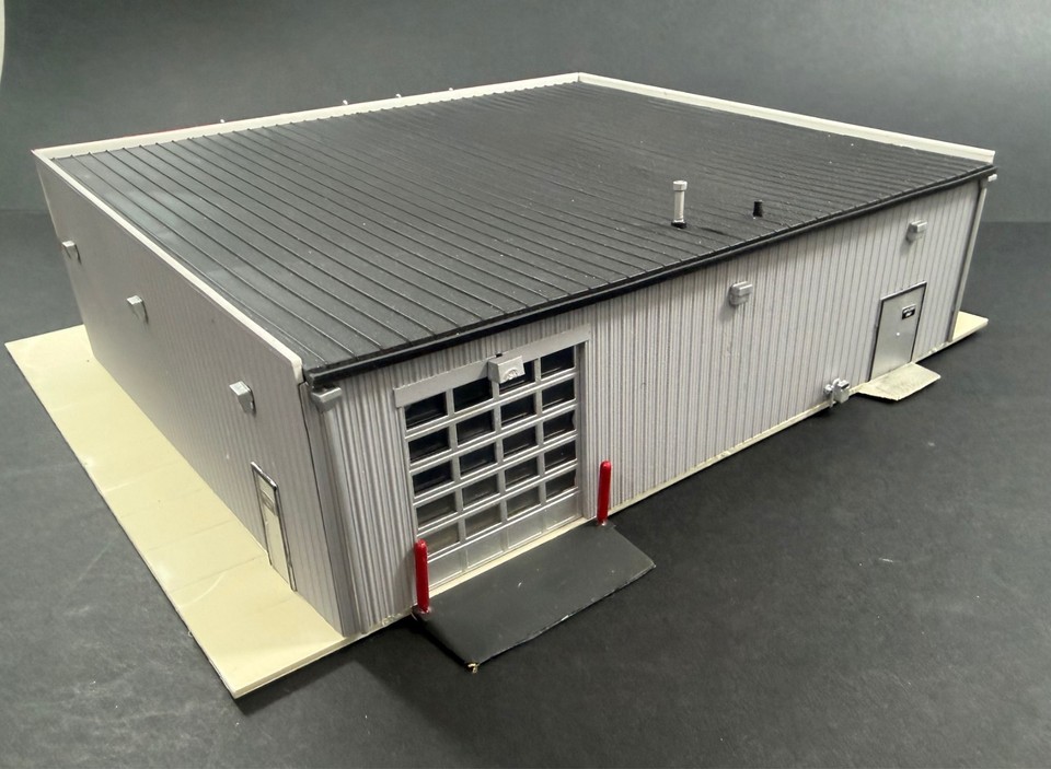 WALTHERS CUSTOM HO SCALE MODEL RAILROAD BUILT BUILDING DESIGN TRAIN ...