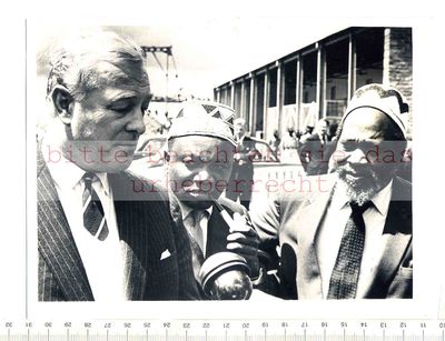 ORIGINAL PRESSEFOTO: 1962 JOMO KENYATTA at NAIROBI with NGALA & Patrick ...