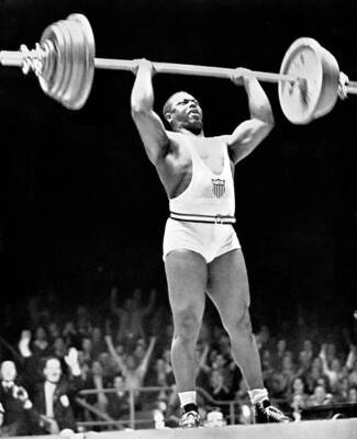 Weightlifting London Olympics S John Davis, gold medallist, lifts - Old ...
