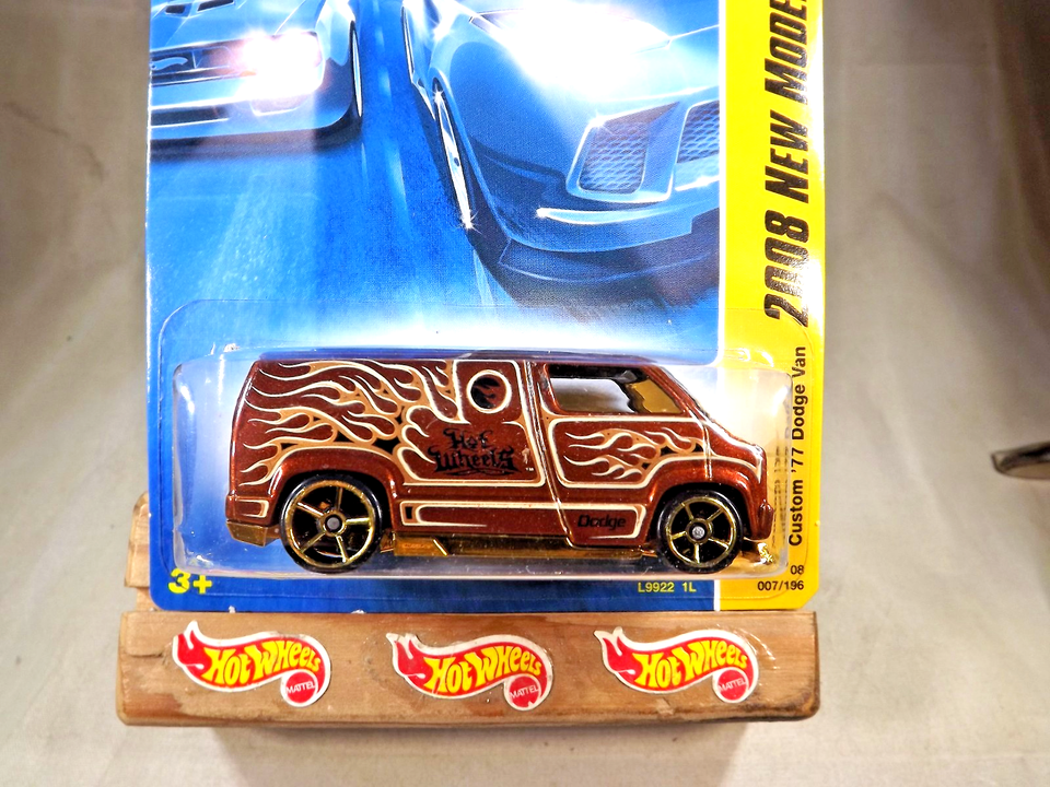 2008 Hot Wheels #7 New Models 7/40 CUSTOM '77 DODGE VAN Brown w/Gold ...