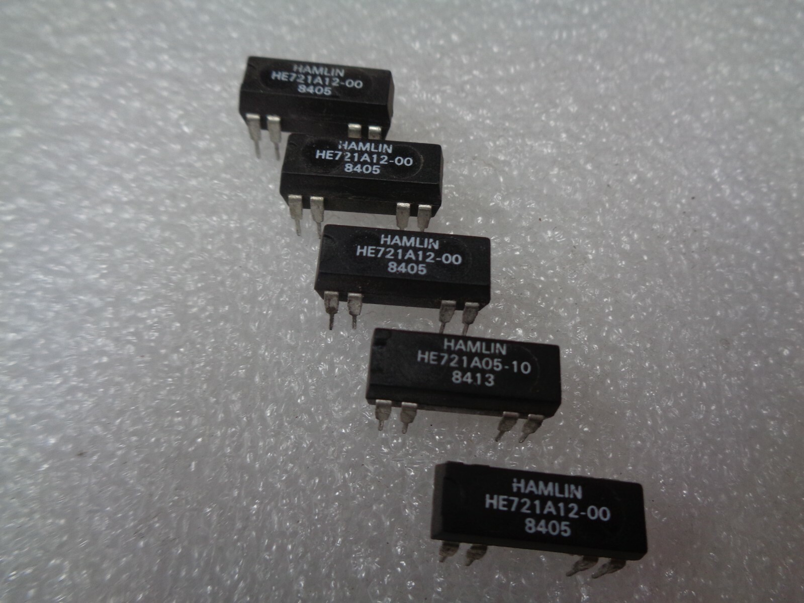 3 x HAMLIN REED RELAY DIL HE721A Series Chose from 5V, 12V or 24v ...