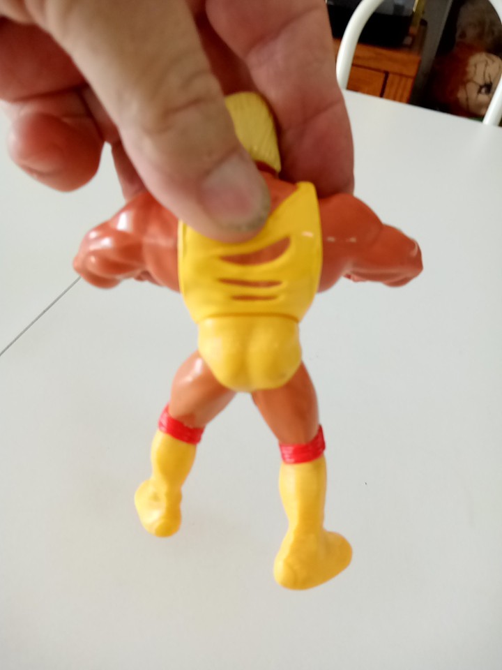 WWF Vintage Hulk Hogan 1991 Hasbro Series 2 Titan Sports Bear Hug ...