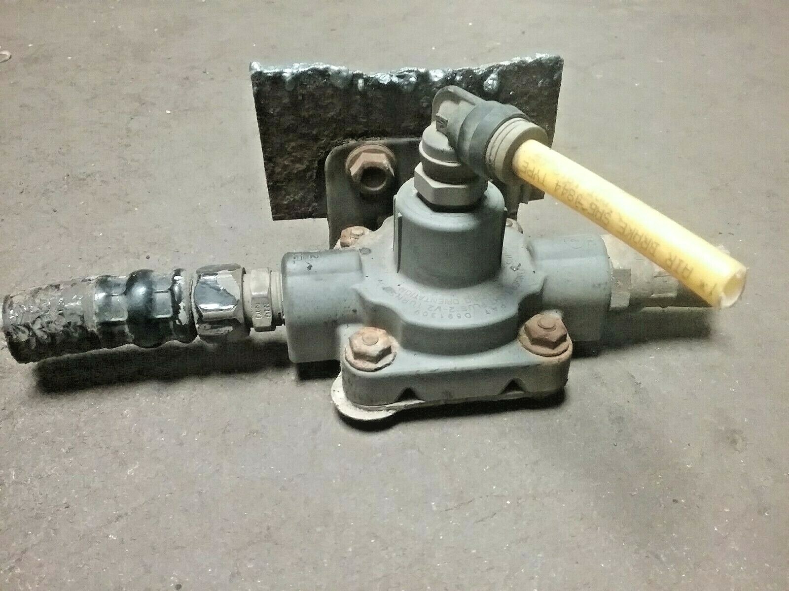 BENDIX QRN QUICK RELEASE VALVE T-5007242 | eBay