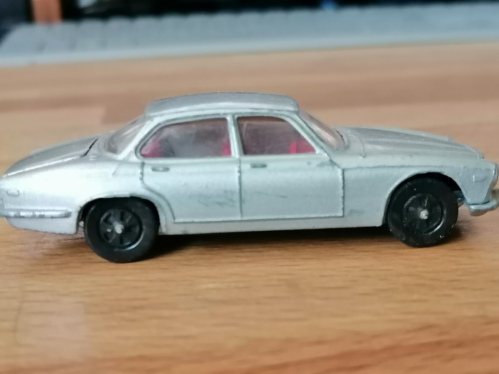 Vintage Diecast Corgi Juniors 39-A4 Jaguar XJ6 4.2 - Silver - 1979-83 ...