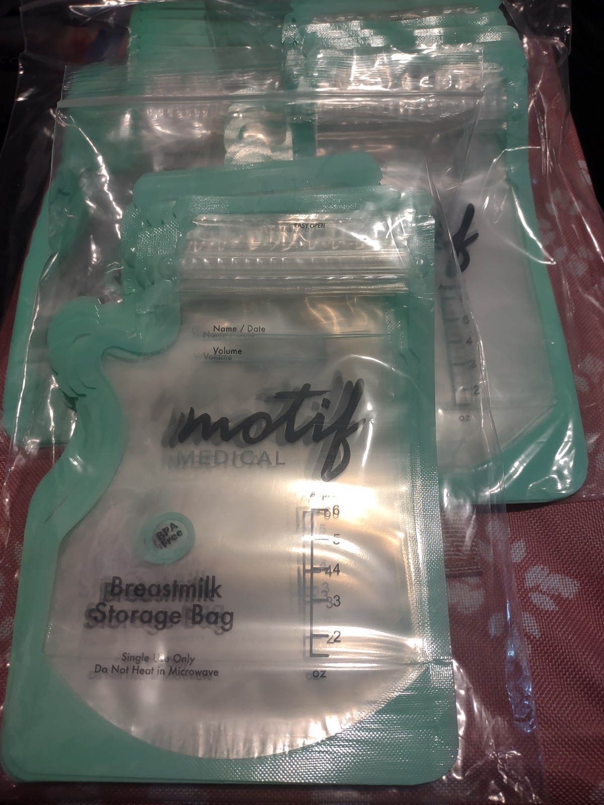 Motif Roam Lanyard Breast Pump with Collection Bags & Wipes