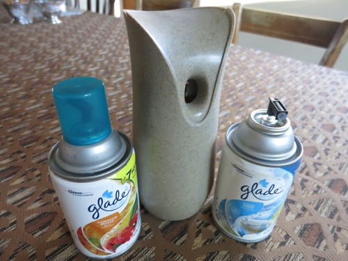 Glade Automatic Spray Holder Battery-Operated Air Freshener dispenser ...