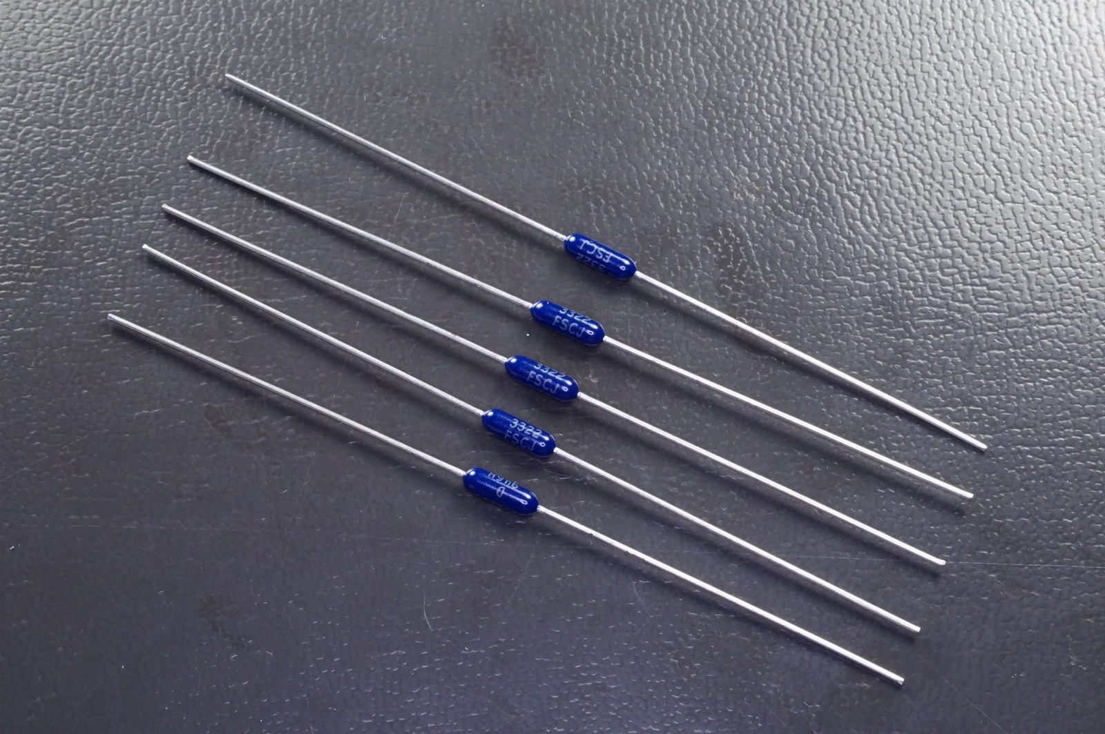 Lot of 5 RNC55H3322FSB14 Vishay Metal Film Resistor 33.2k Ohm 125mW 1 ...
