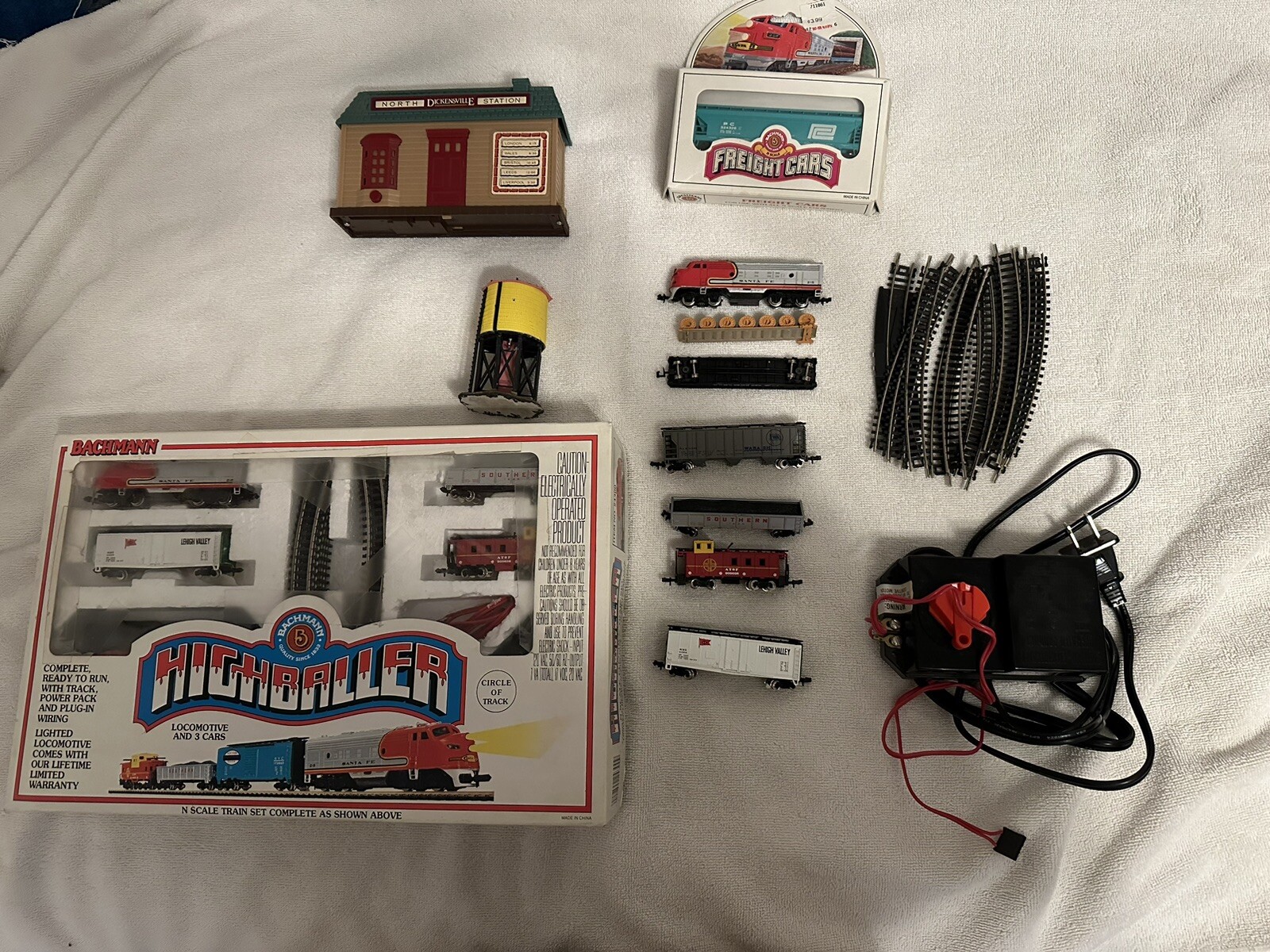 Bachmann N Scale HighBaller Santa Fe Diesel Train Sets #24300 2 Sets ...