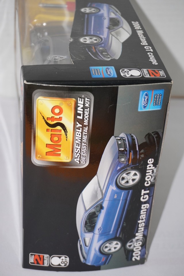 Maisto Assembly Line 2006 Ford Mustang GT Coupe ~ Metal Model Kit 1:24 ...