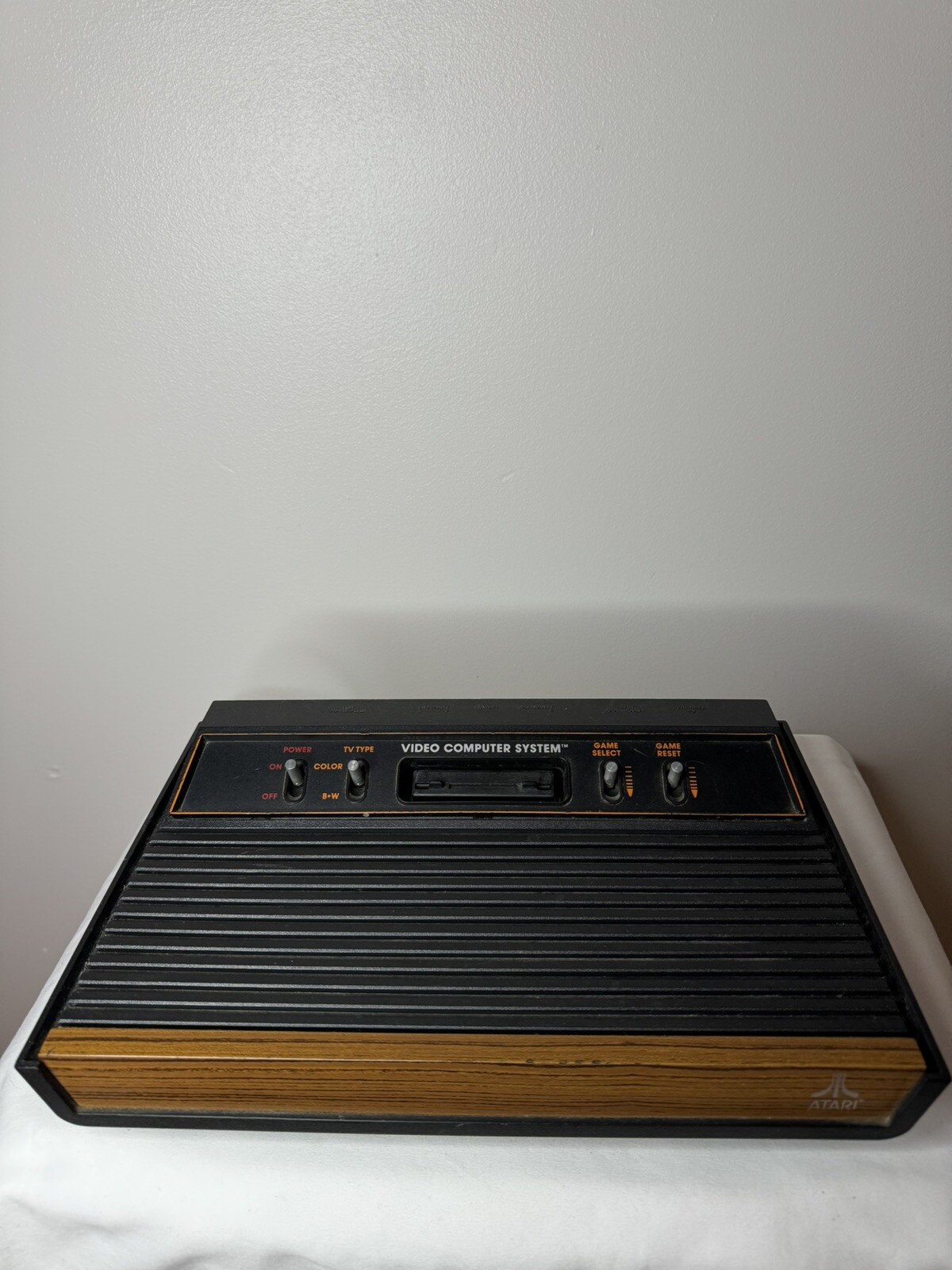 Atari 2600 Woodgrain 4-Switch Console w/ Cords Tested Working Two Joy ...