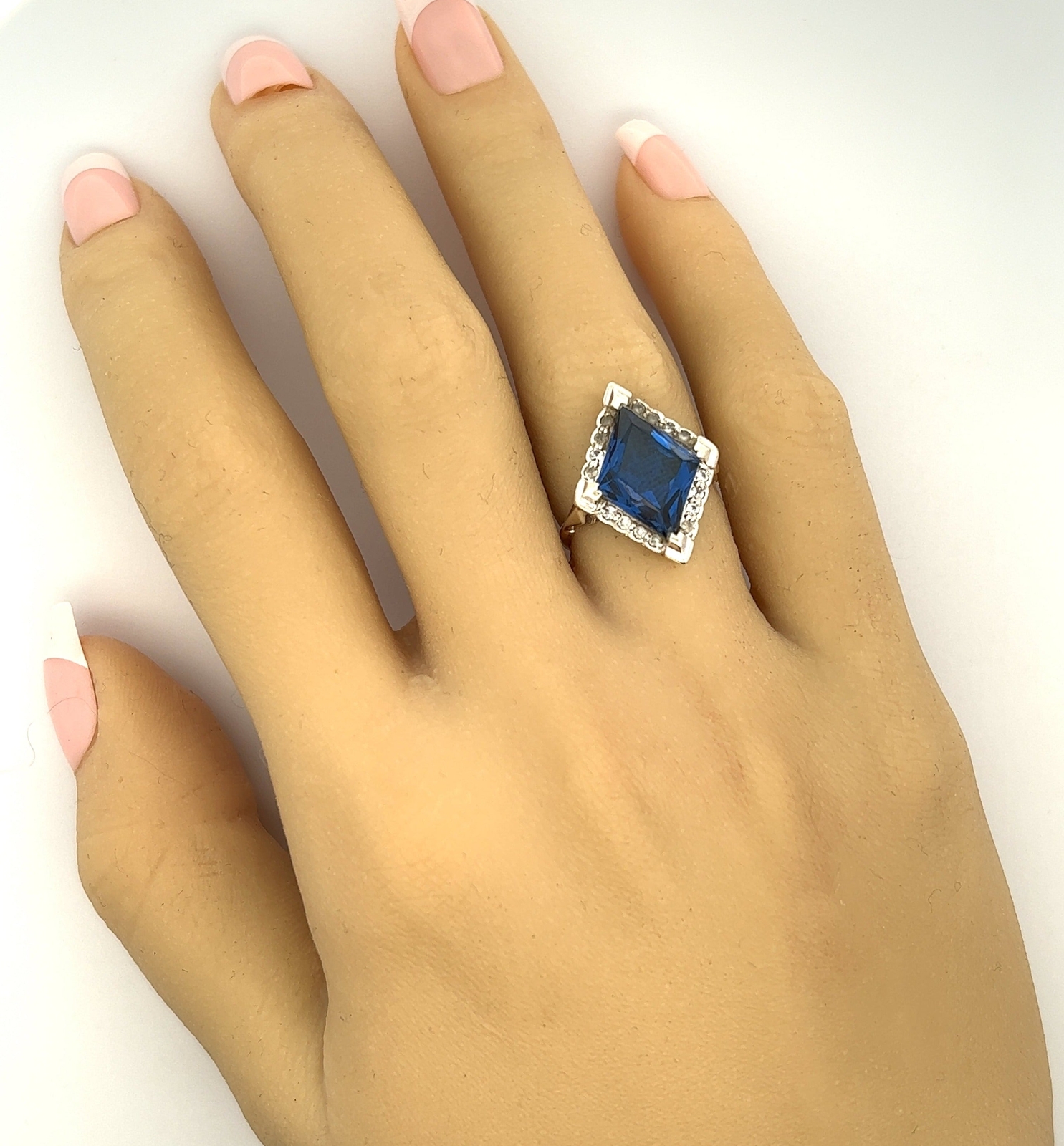 Spinel 9ct Yellow Gold Cocktail Ring - Gem