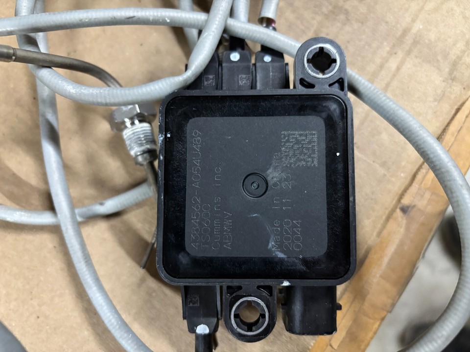 4384562 Genuine Cummins Temperature Sensor | eBay