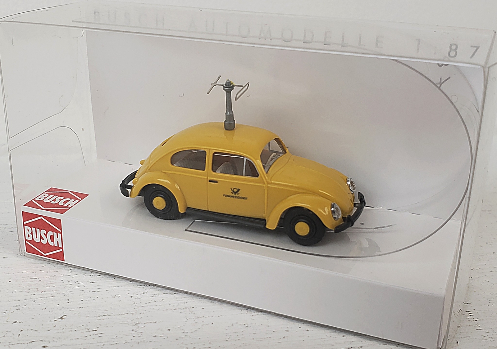 BUSCH HO 1/87 Scale VW Volkswagen Bug Pretzel Window w/Radio Measuring ...