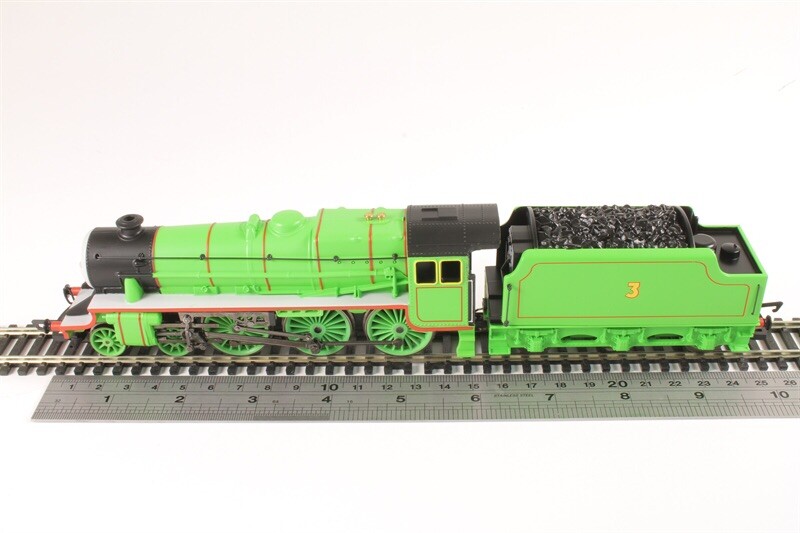 Hornby OO Gauge Thomas & Friends Henry The Green Engine 1/76 Scale ...