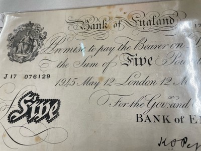 BANK OF ENGLAND WHITE FIVE POUND BANK NOTE 12th May 1945 Peppiatt J17 ...