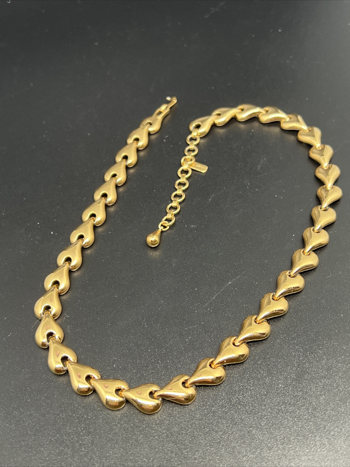 Beautiful Heart link Gold Tone Signed Monet 15”-17” N… - Gem