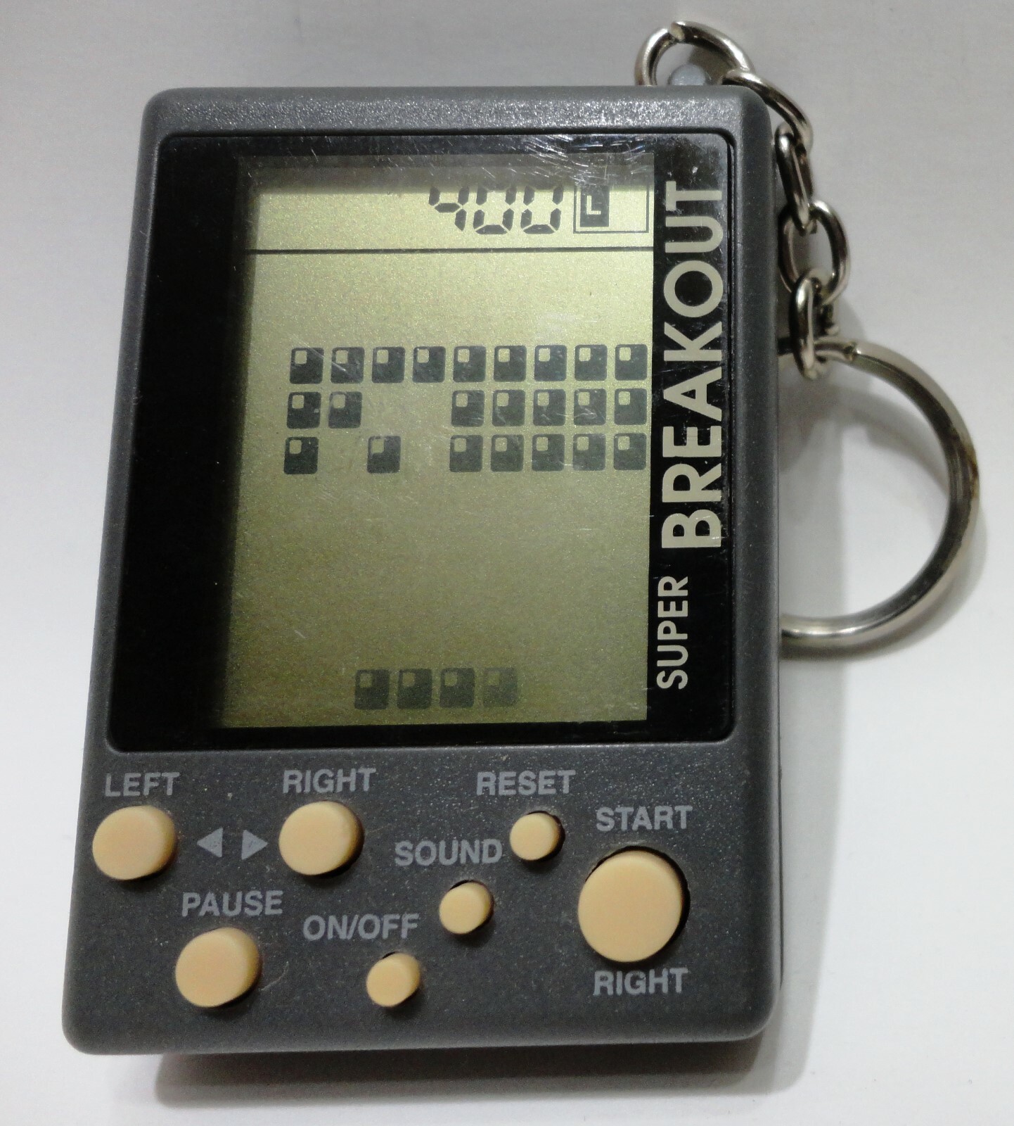 Super Breakout Pocket/Keychain Hand Held Game (1998 - MGA) 1.75" x 2.5 ...