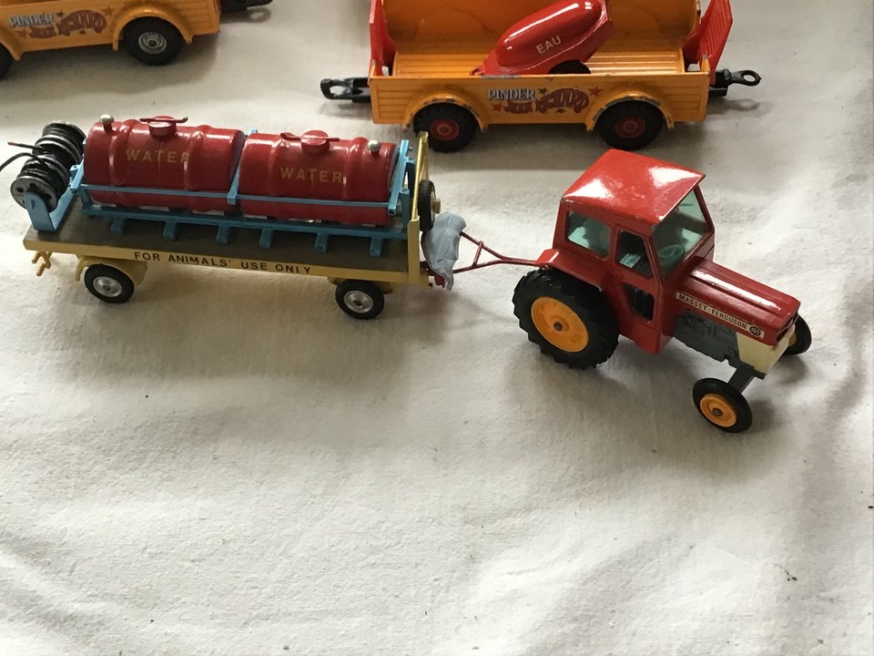 CORGI CODE 3 TRACTOR & TRAILER WITH OTHER PINDER CIRCUS VEHICLES | eBay.de