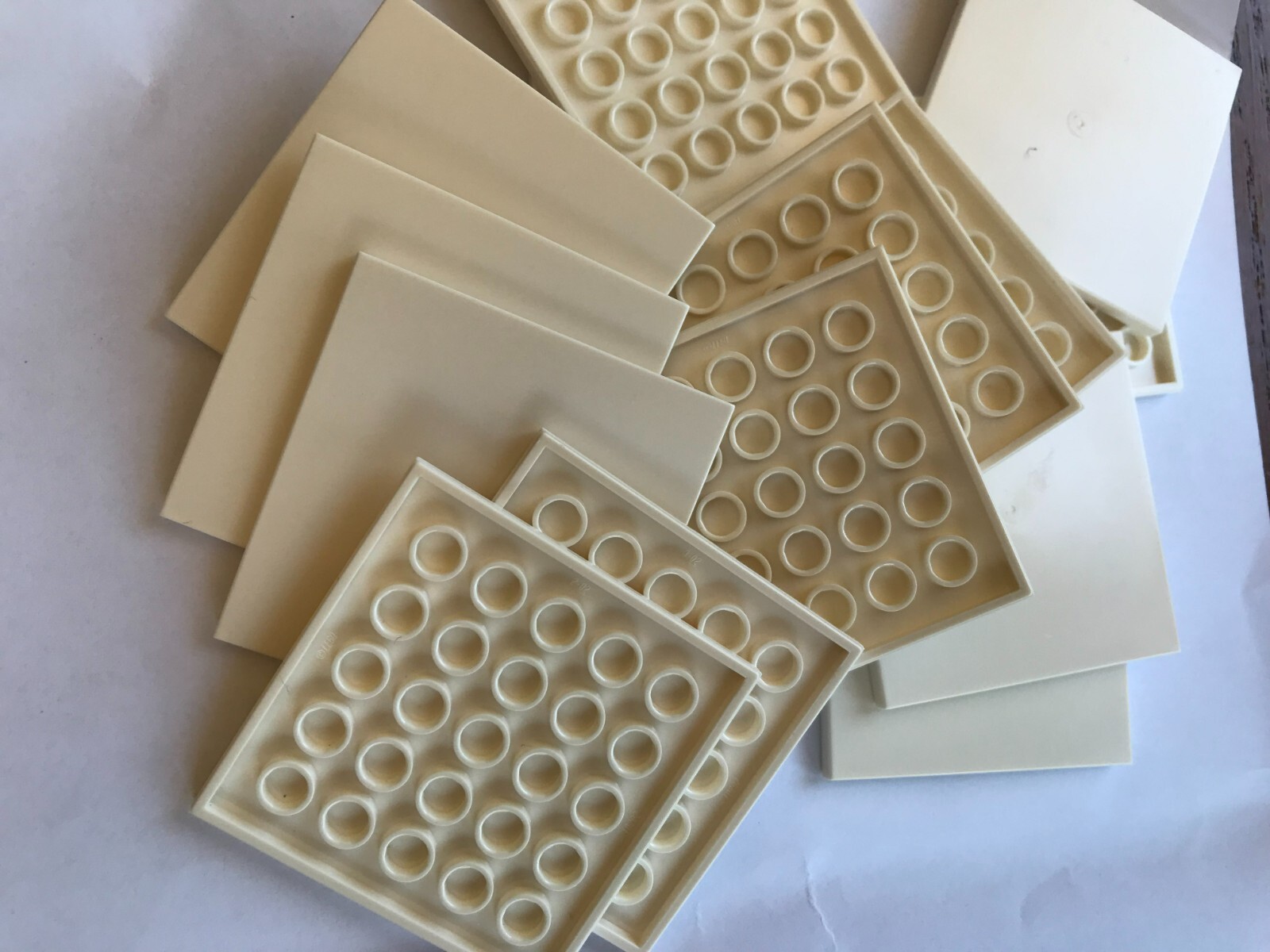 LEGO-NEW #10202-WHITE-TILE 6 X 6 W/ BOTTOM TUBES-10 PIECES | eBay
