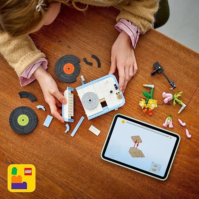 LEGO CREATOR: Record Player with Flowers (31172) Music Toys for 8+ Year ...