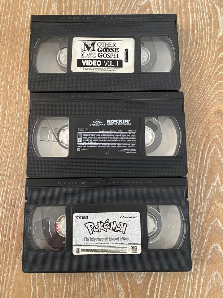 Assorted Children's Shows and Movies on VHS without Cases lot of 23 VHS ...