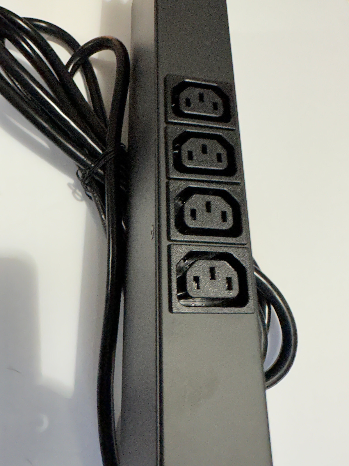 Tripp-lite PDUNV Power Distribution Unit 16a 120-240v Series ...