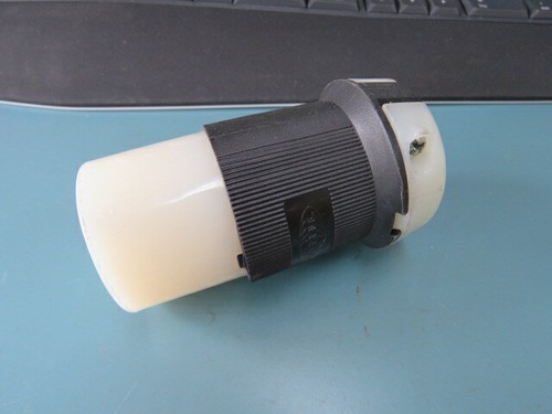 Hubbell HBL2623 Qty of 1 per Lot Twist-Locking Socket, 30 A/250 VAC, 8 ...