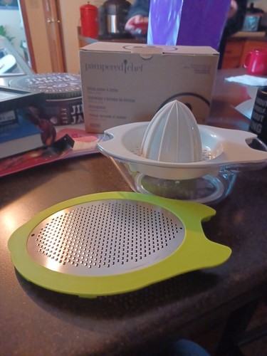 New Pampered Chef CITRUS JUICER & ZESTER 100361 HAND JUICER Dishwasher ...
