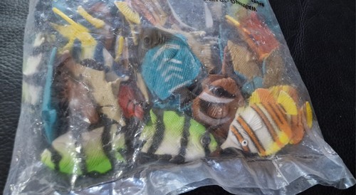 96 Plastic Tropical Fish Play Set, NES Arnold | eBay