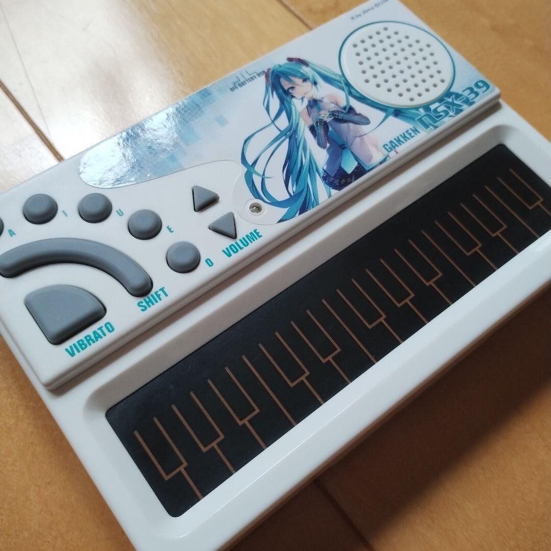 Gakken NSX-39 Singing keyboard pocket Miku Yamaha Vocaloid good ...