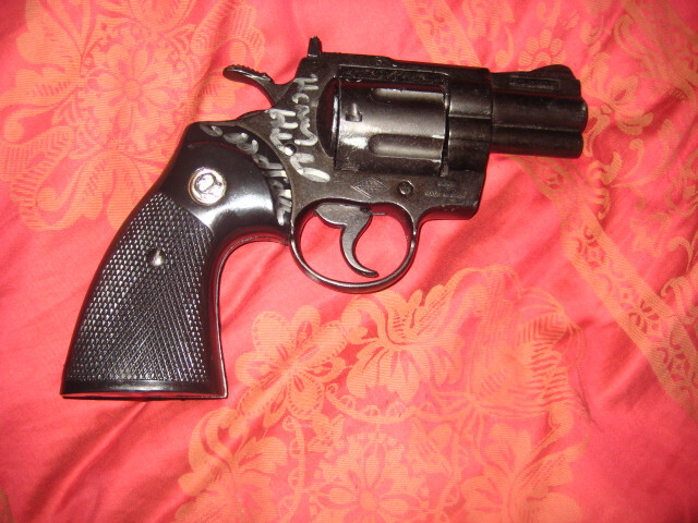 HENRY HILL GOODFELLA AUTOGRAPHED MOVIE GUN IN GOODFELLAS SIGNED BY ...