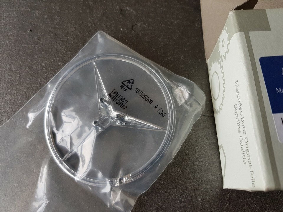 Genuine Mercedes-Benz S203 C-class estate Rear Emblem Badge A2037580158 ...