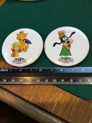 (2) DISNEY CARTOON CLASSICS 2.25 INCH PINBACK BUTTONS GOOFY/ THREE ...
