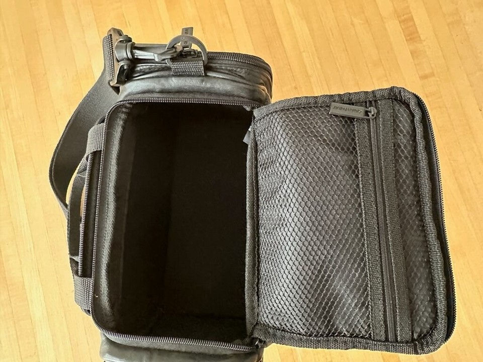 Quantaray black leather Camera Carry/Shoulder bag for Camera and ...