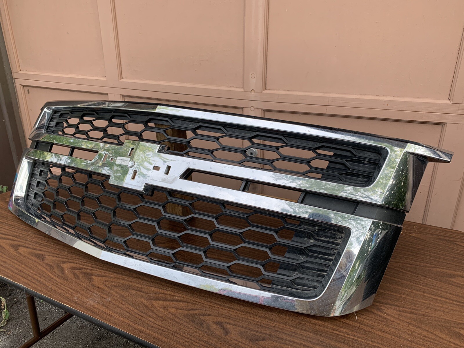 2015-2020 USED OEM CHROME & BLACK CHEVY TAHOE GRILL W/O EMBLEM PN ...