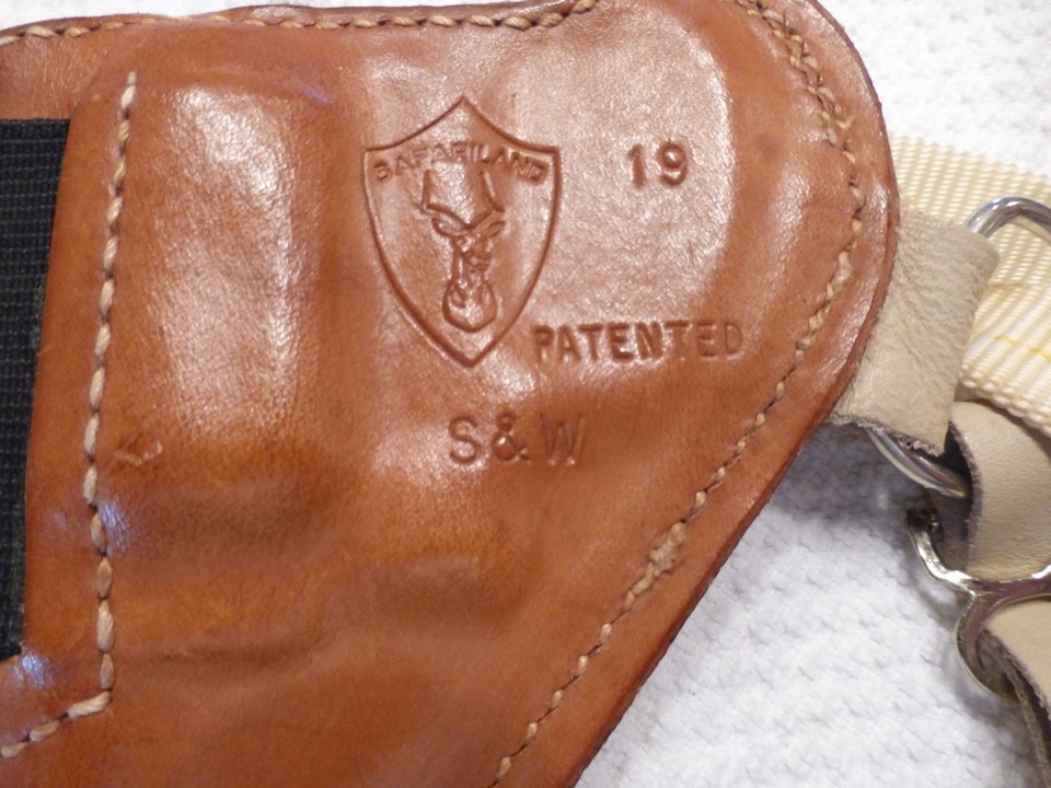 Safariland Shoulder RH Lined Holster for S&W J Frame Snubby. Model 19 ...