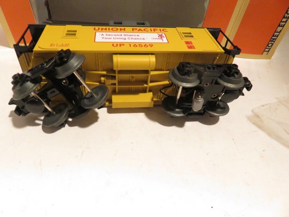 LIONEL 16581 UNION PACIFIC LIGHTED CABOOSE- 0/027 - NEW -H1C1 | eBay