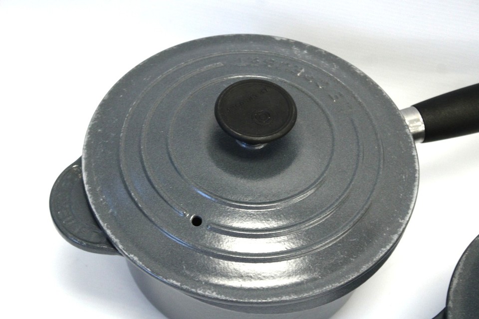 2 x LE CREUSET Enamelled Grey Cast Iron Lidded 16cm & 18cm SAUCE PANS ...