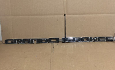 2018-2020 Jeep Grand Cherokee Front Door Emblem | 68264488AB | Mopar ...