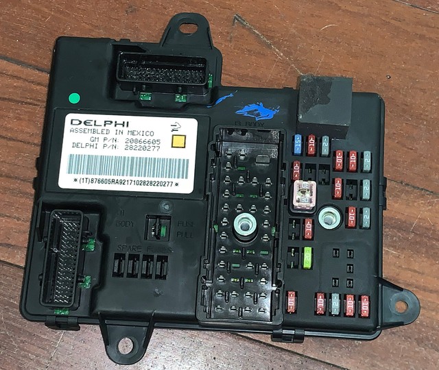 08 09 10 11 Chevrolet Malibu G6 Aura Body Control Module BCM Fuse Block ...