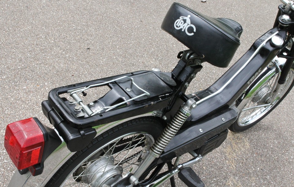 Vtg 1982 TRAC Eagle I STD 49cc 50cc Moped **RUNS but LEAKS GAS ...