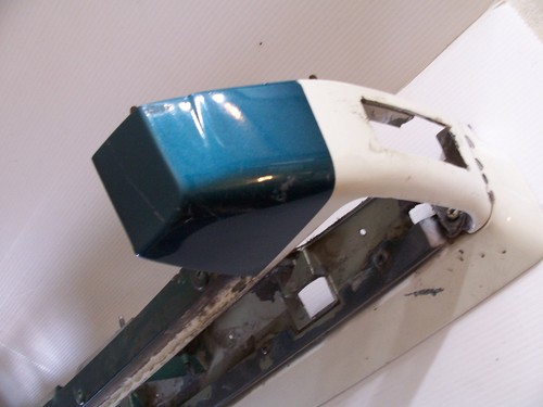 1986 CHEVY CAPRICE TAILLIGHT TRIM FILLER PANEL REAR HEADER BROKEN MOUNT ...